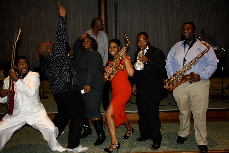 Z & the Party Faktory : Wedding Reception Band - 1-800-689-2263